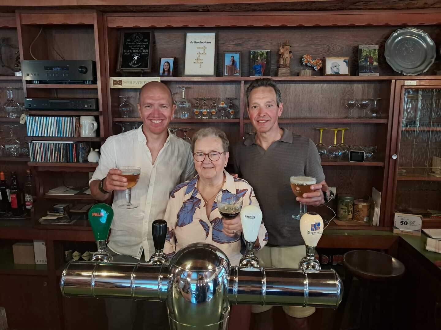 Rita Peeters staat als vijfde generatie al 50 jaar achter de toog van ...