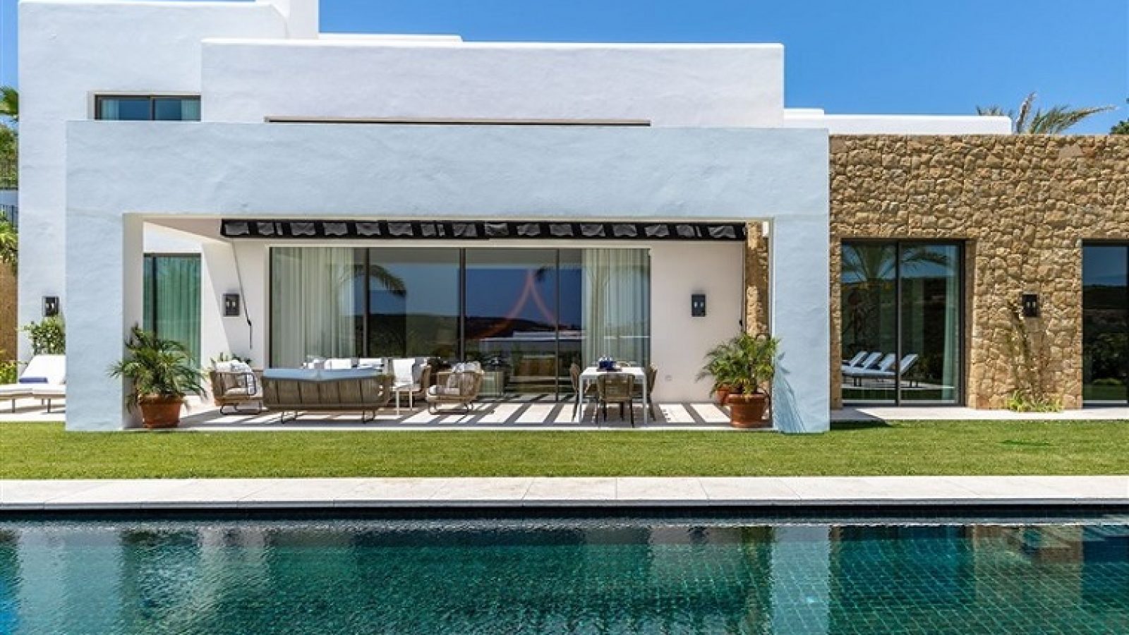 Antwerpse Azull ziet nog steeds veel Belgen richting Spanje trekken ...