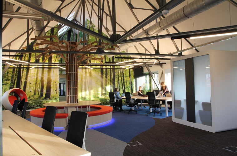 Geconnecteerde co-workingspace Tech.Lounge opent in Berchem - Made in