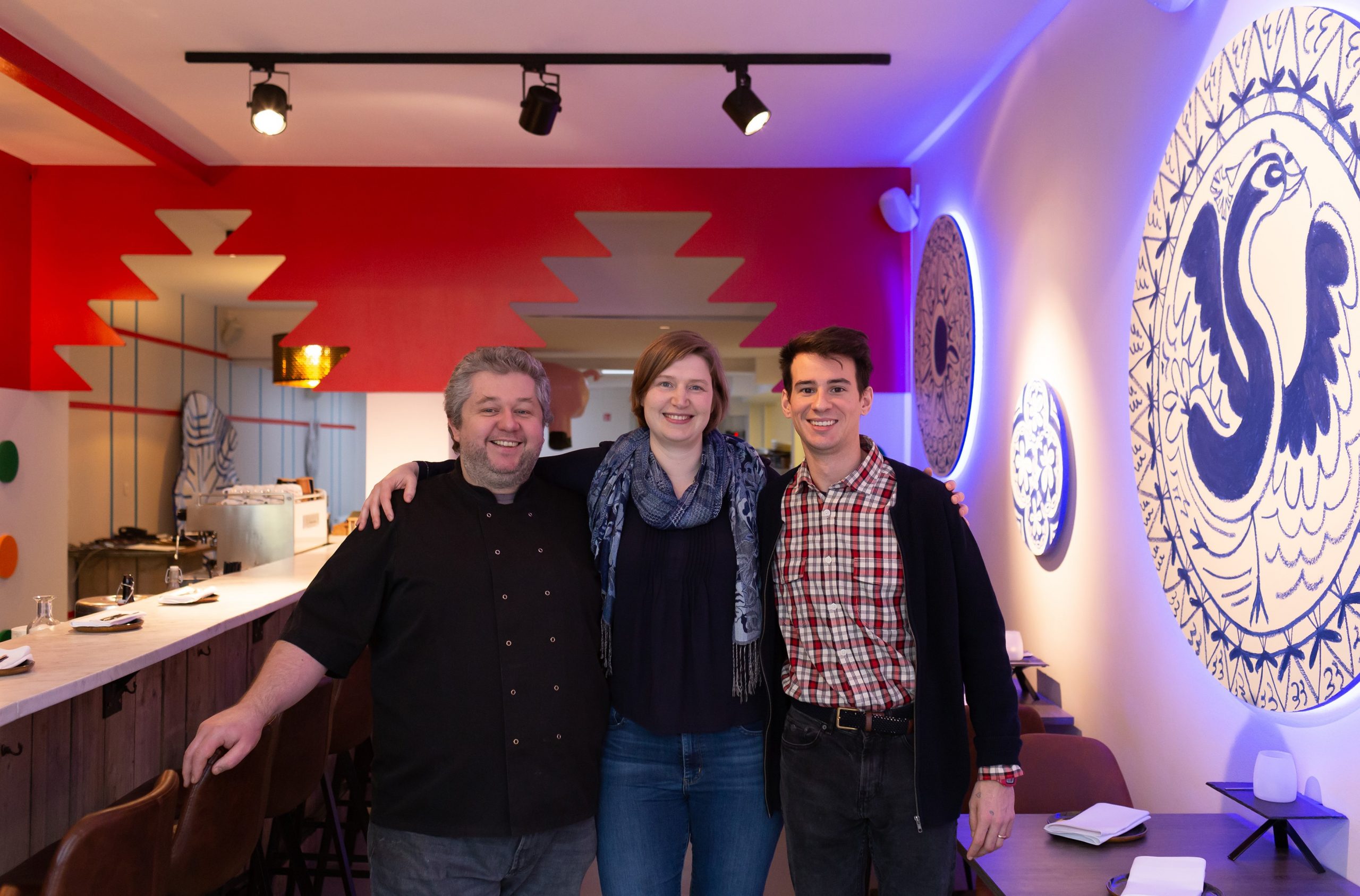 Kunst staat centraal in het nieuwe interieur van tapasrestaurant Gustu ...