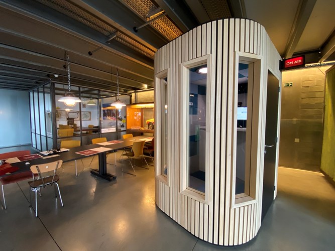 Deusjevoo bouwt zijn eerste mini videostudio bij Frame 21 in Herentals ...