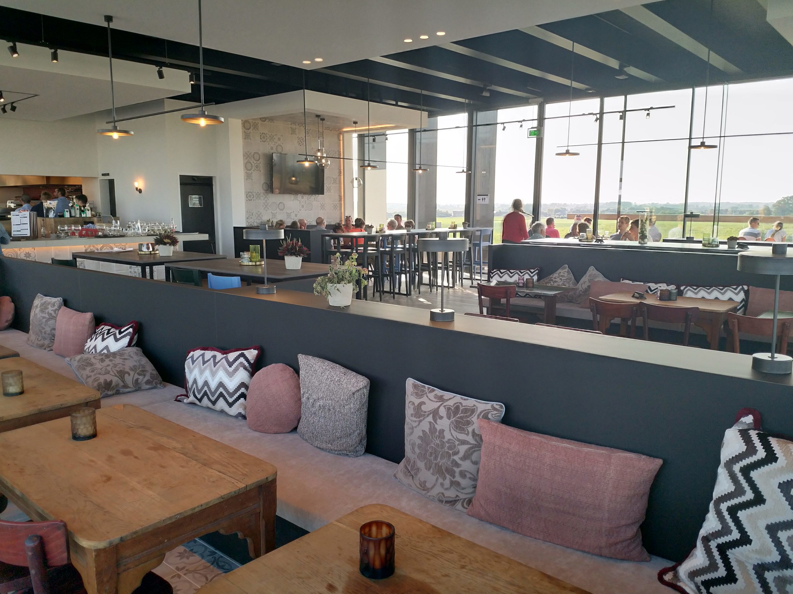 Bier en bar van St.Bernardus schuimen goed - Made in