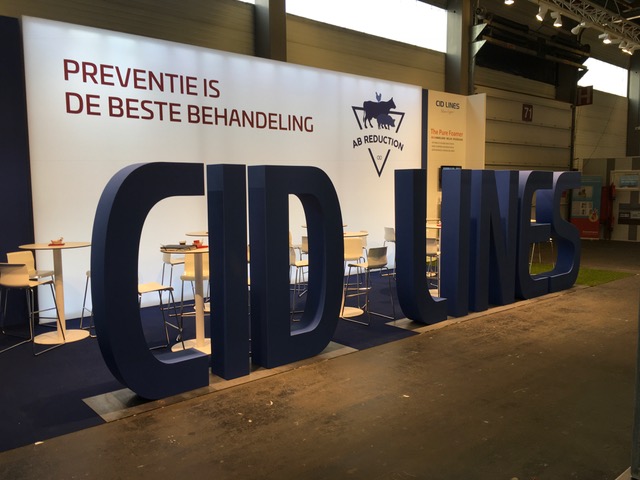 Boven CID Lines rijst nu de stars en stripes vlag - Made in